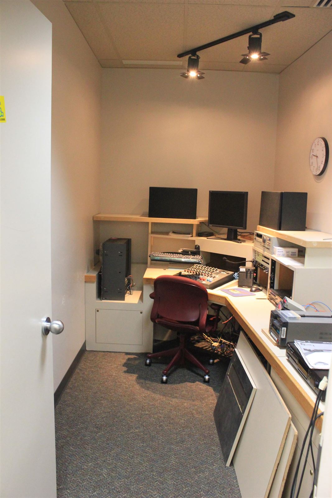 Locations Hub - CBS WWJ Detroit Television TV Studios