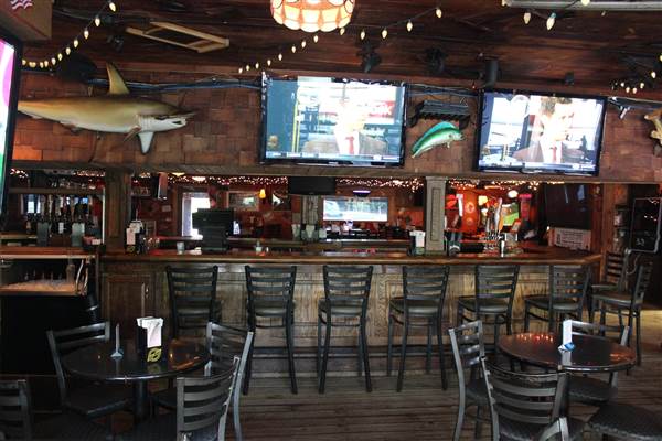 Locations Hub - Lakepointe Yacht Club bikini bar