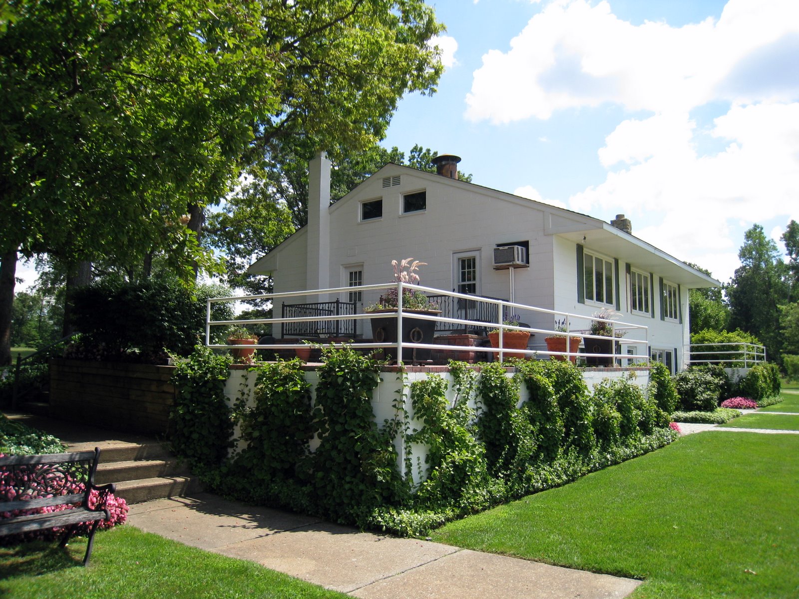 Locations Hub - Ivory Farms