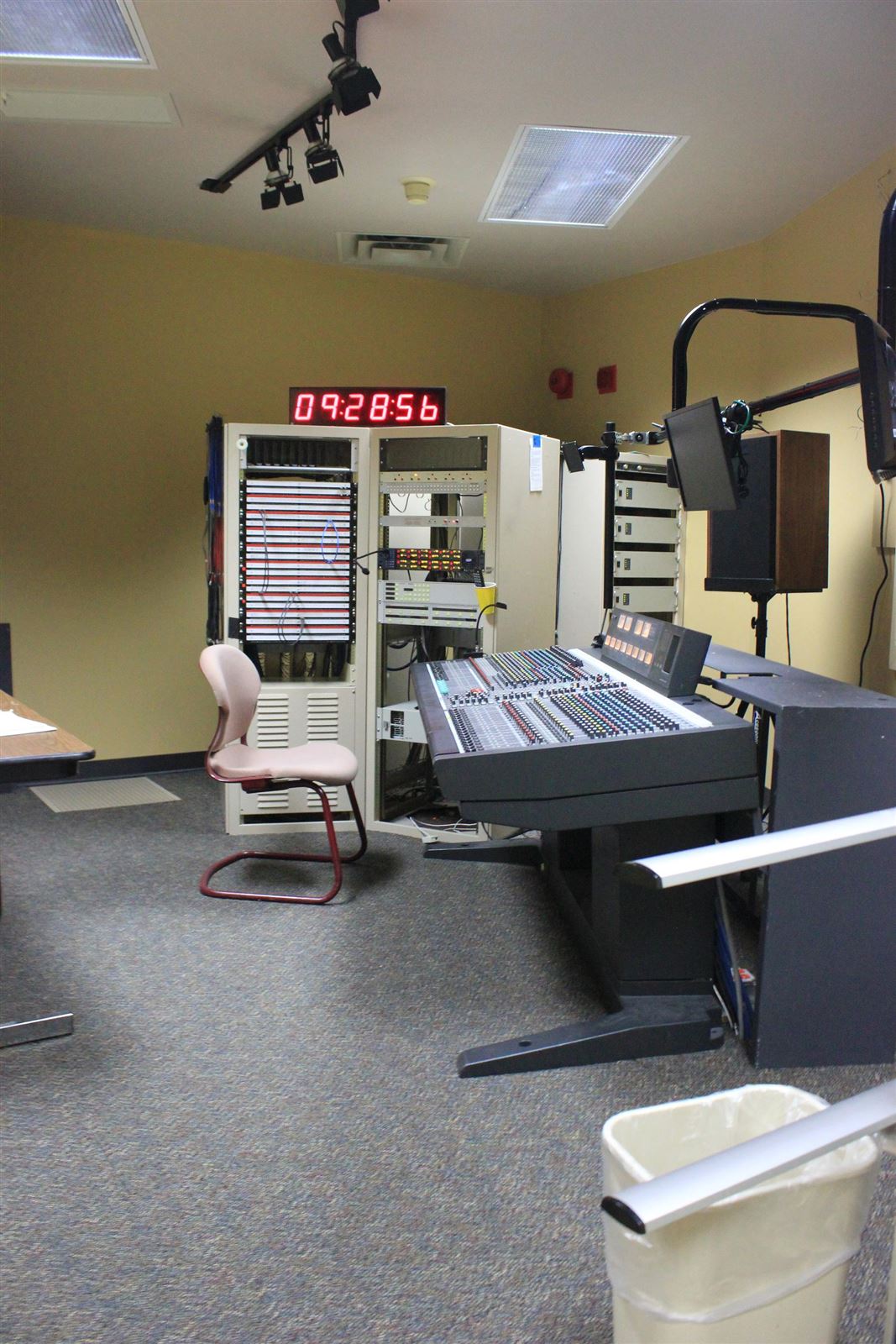 Locations Hub - CBS WWJ Detroit Television TV Studios