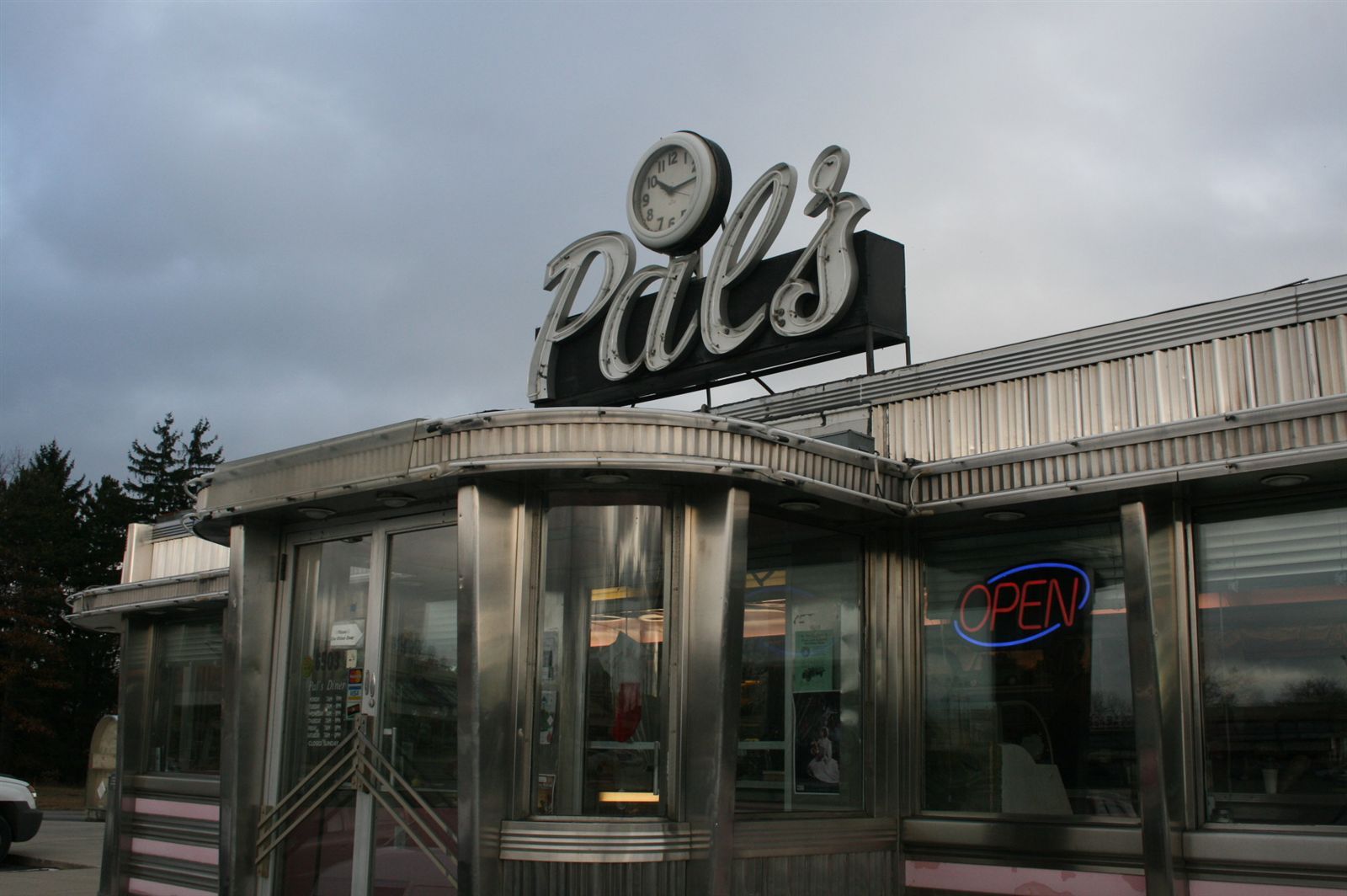 Locations Hub - Pal's Diner