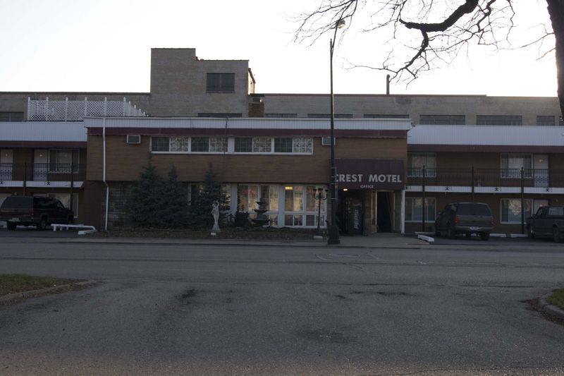 Locations Hub - Crest Motel