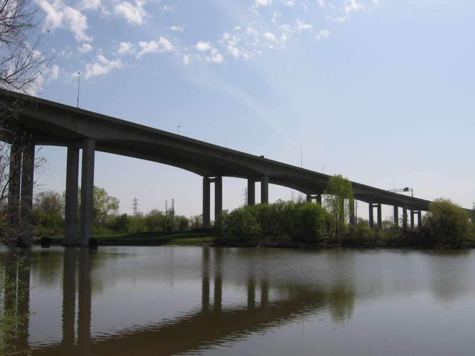 Locations Hub - Zilwaukee Bridge