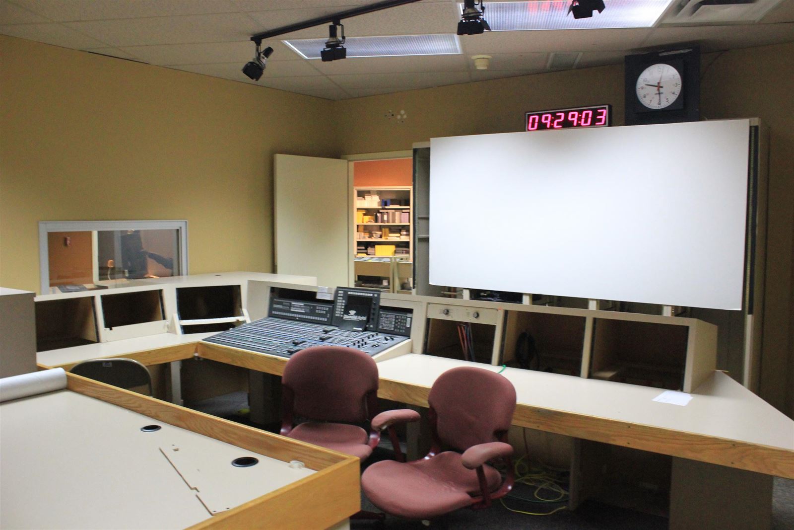 Locations Hub - CBS WWJ Detroit Television TV Studios