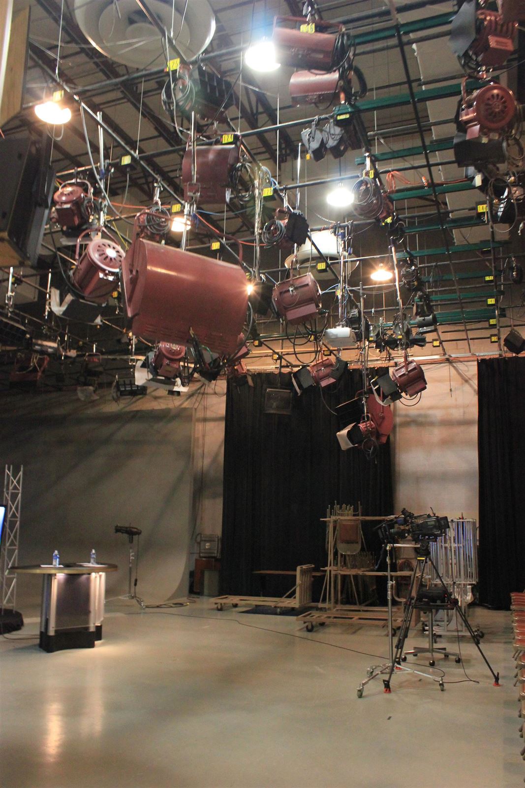 Locations Hub - CBS WWJ Detroit Television TV Studios