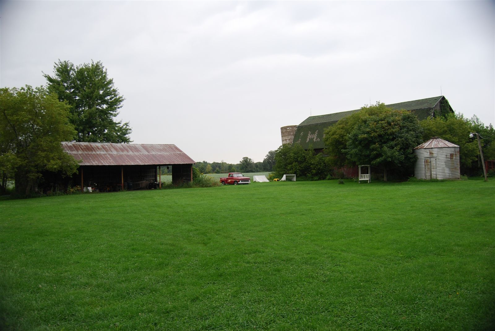 Locations Hub - Cowles Centennial Farm