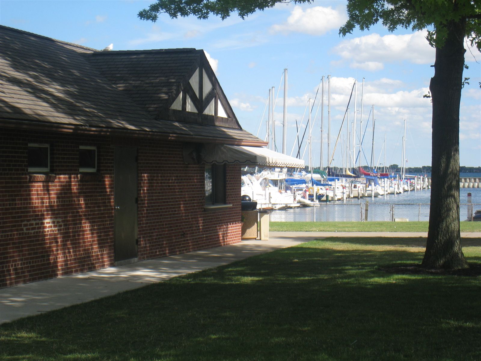 Locations Hub - Windmill Pointe Park/Marina