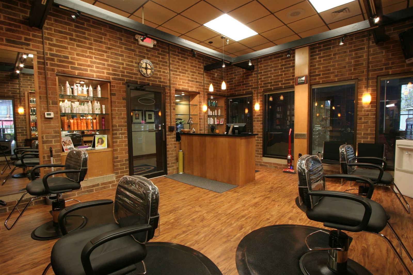 Locations Hub - Inn Style Salon