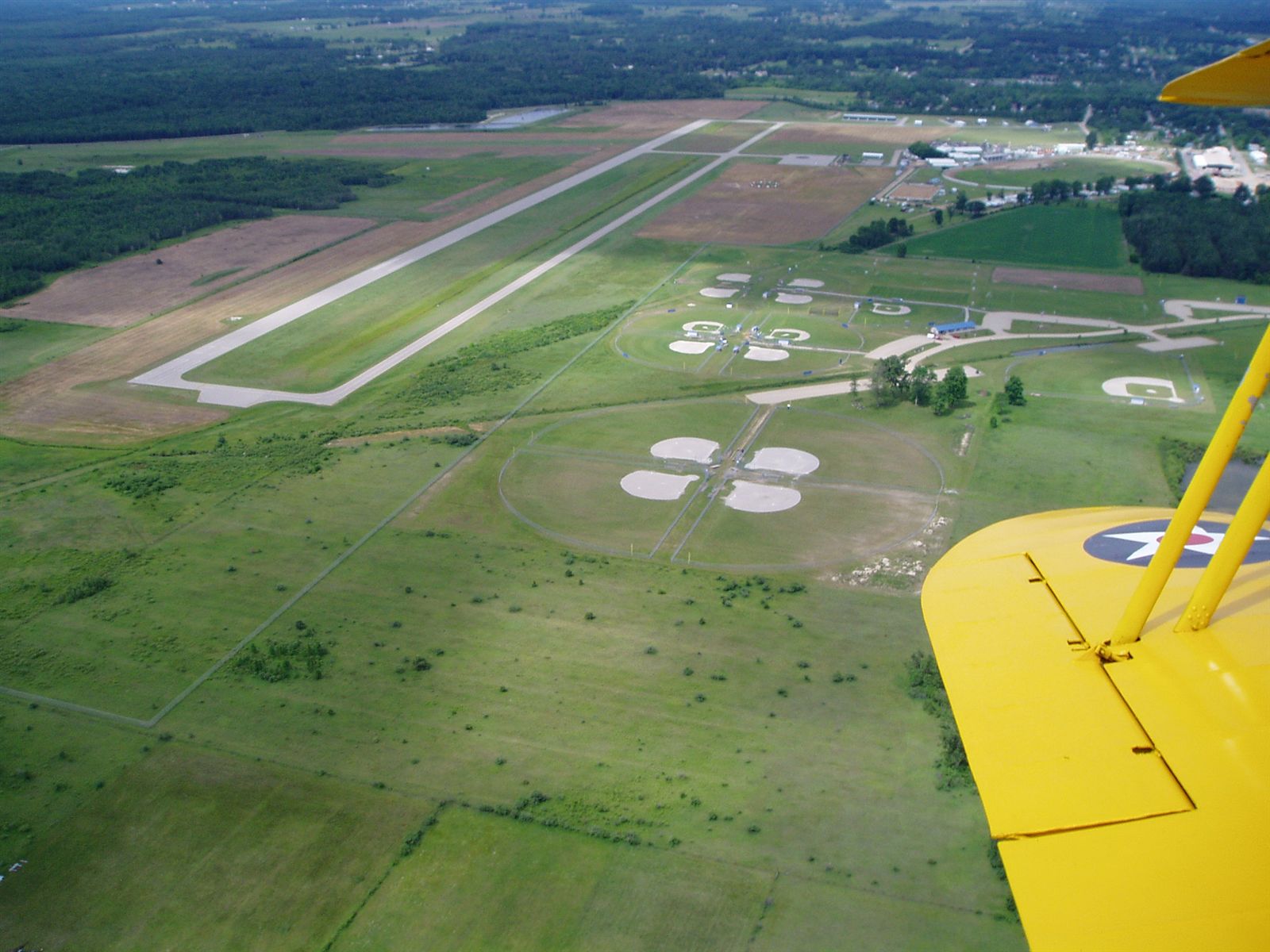 Locations Hub - Gladwin Zettel Memorial Airport